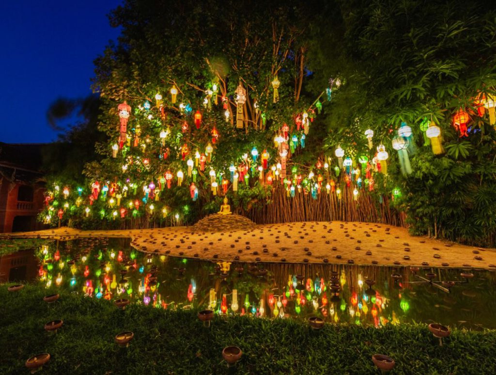 Celebrating Loy Krathong festival in Thailand | The Stupid Bear