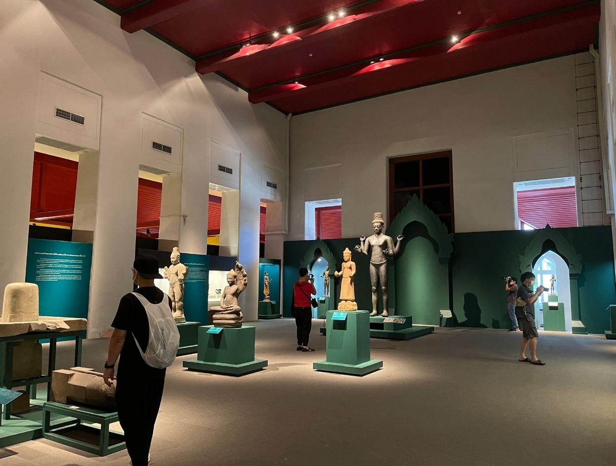 Visiting Bangkok National Museum, Thailand - The Stupid Bear
